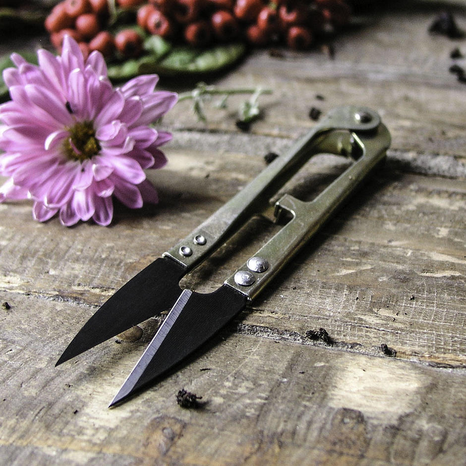 Buy Mini Snips — The Worm that Turned - revitalising your outdoor space